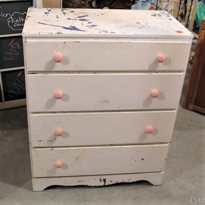 6 Trashed Furniture Transformations That Are Absolutely Unbelievable