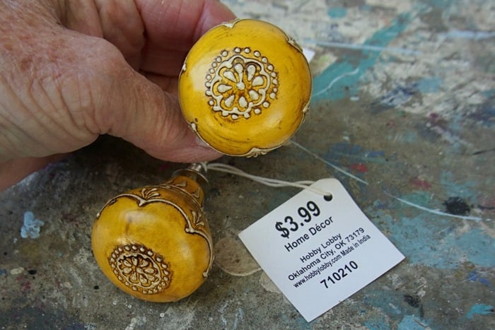 High Speed Furniture Makeover: How I used Spray Paint To Revamp My Table