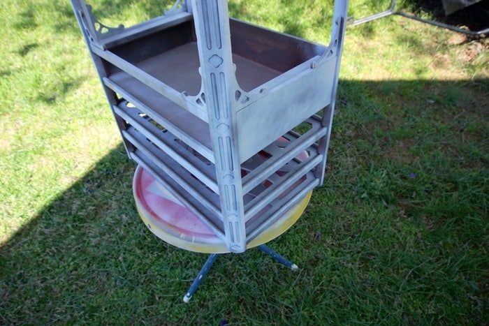 High Speed Furniture Makeover: How I used Spray Paint To Revamp My Table